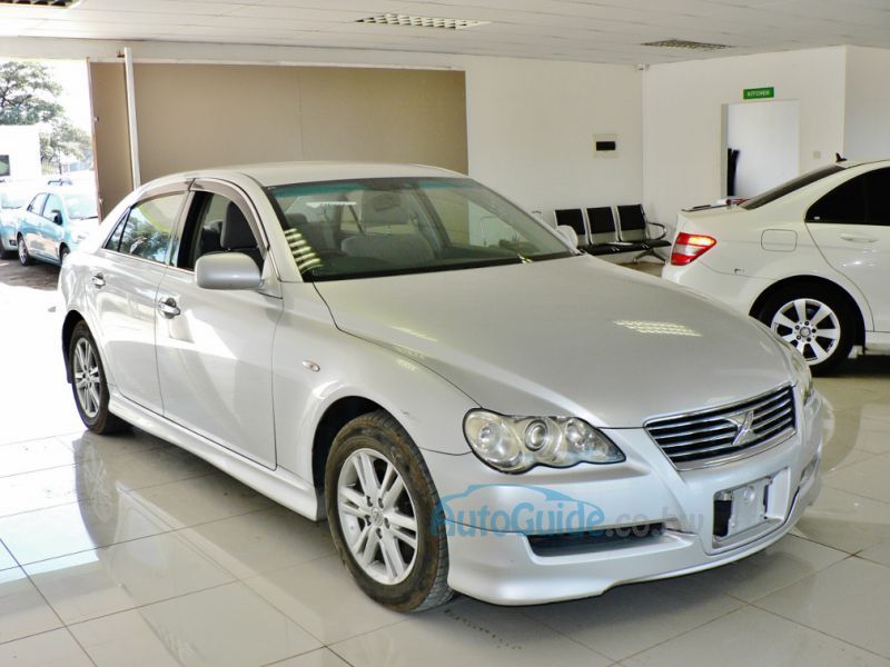 2004 Toyota Mark X for sale | 41 211 Km | Automatic transmission ...