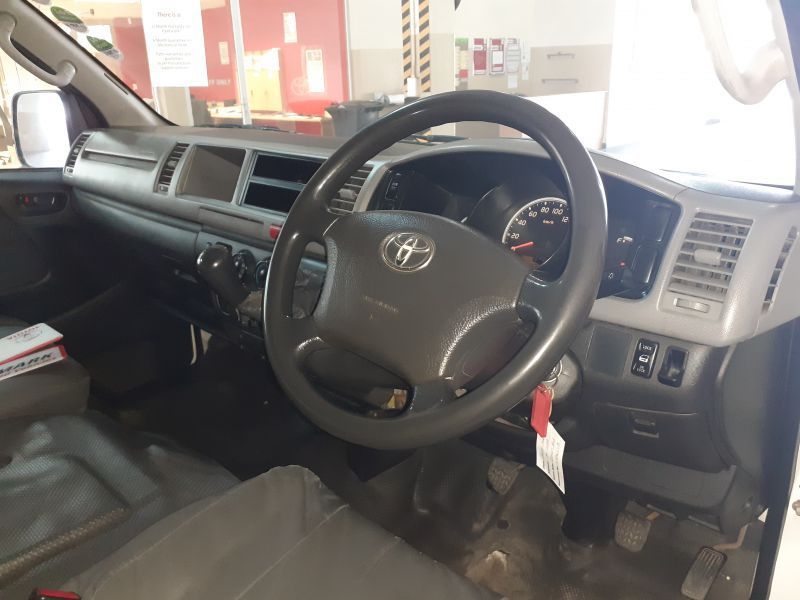 2012 Toyota Quantum Taxi (skd) Quantum 2.5 D-4D 16S Taxi 12 (QBH) for ...