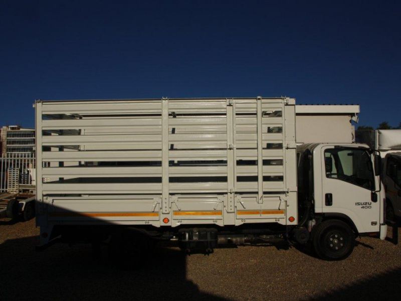 2016 Isuzu NPR400 AMT Cattle Rail for sale | 2 000 Km - Auas Motors Trucks