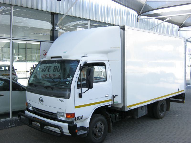 2014 UD UD35 for sale | 412 000 Km - Autoworld Trade Centre