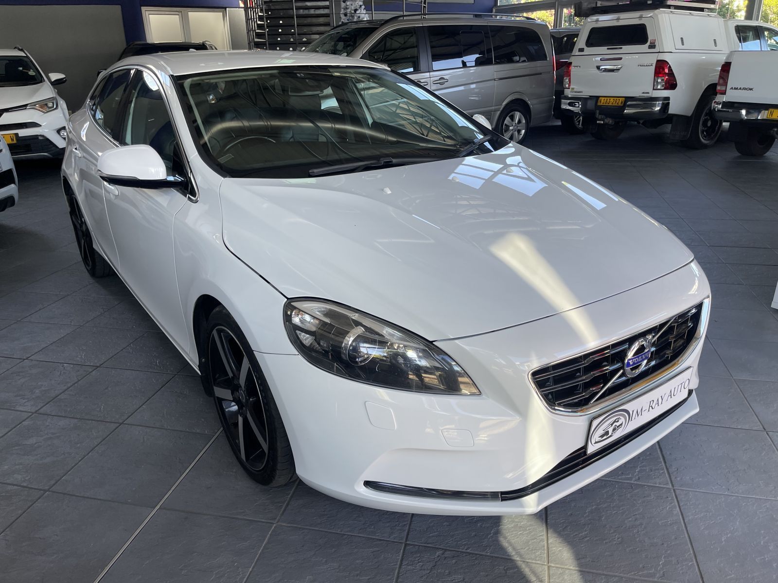 2014 Volvo V40 T4 Excel Powershift (Rebuild) for sale | 126 300 Km ...
