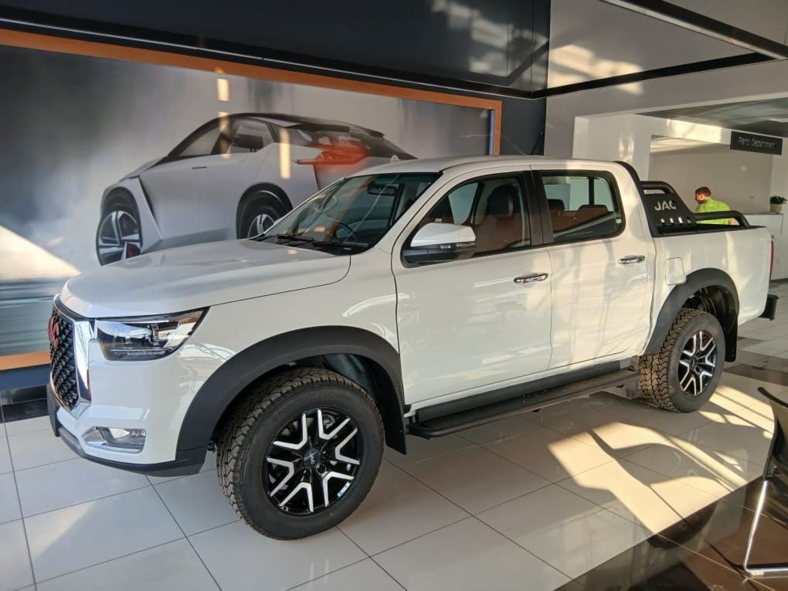 2025 JAC T8 2.0 CTI SuperLux for sale | Brand New | Manual transmission ...