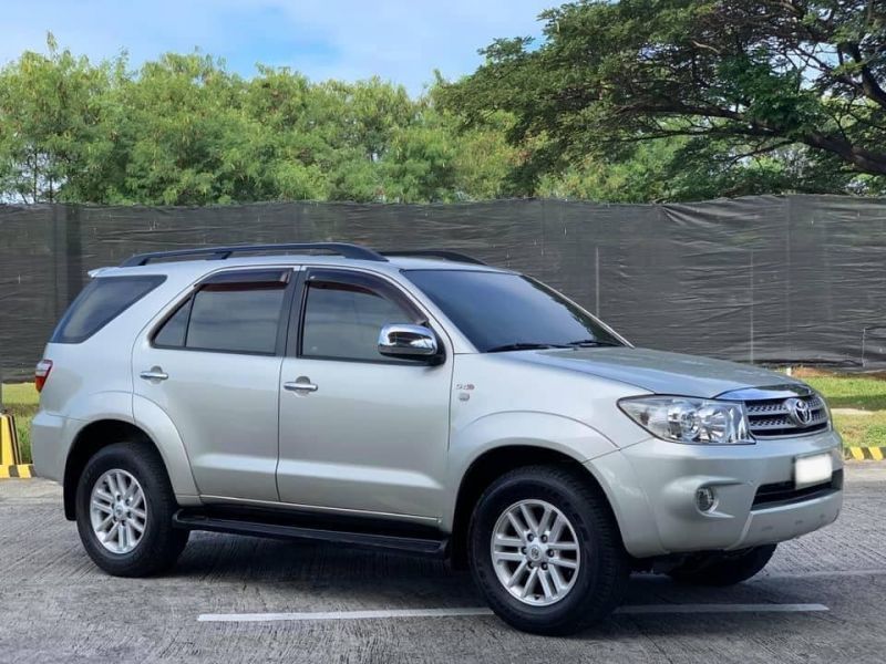 Toyota Fortuner 2011