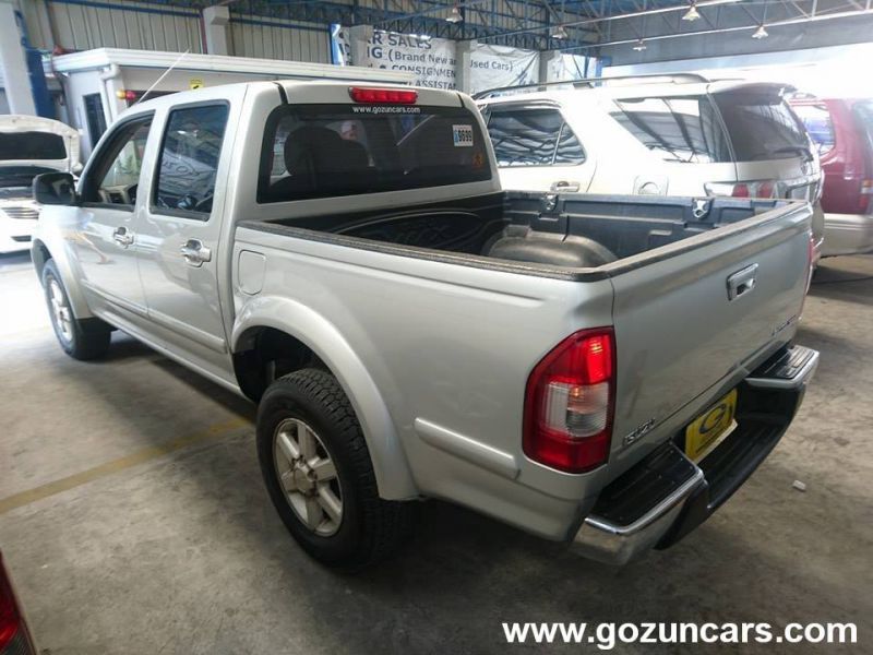 2005 Isuzu Dmax for sale | 94 000 Km | Automatic transmission - Gozun Cars