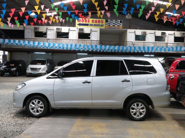 2011 Toyota Innova for sale | 1 Km | Manual transmission - Ricardo Chua