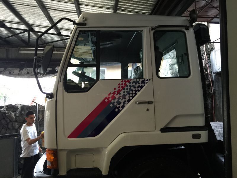 2000 Hyundai Tractor Head for sale | Brand New - Streetcars Auto Exchange