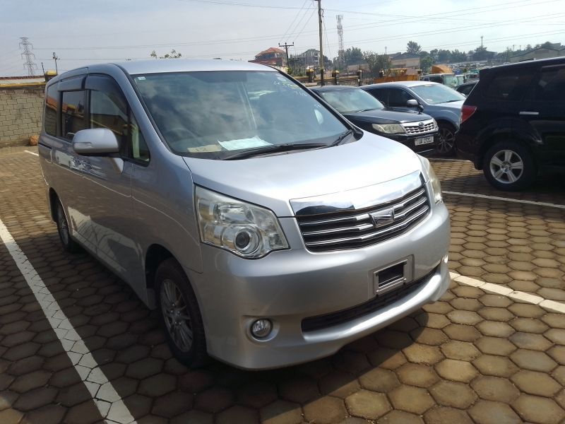 2012 Toyota Noah for sale | 56 000 Km | Automatic transmission - APEX ...